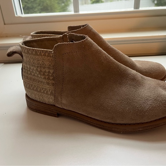 Toms | Shoes | New Toms Kids Tan Suede Ankle Boots 45 | Poshmark